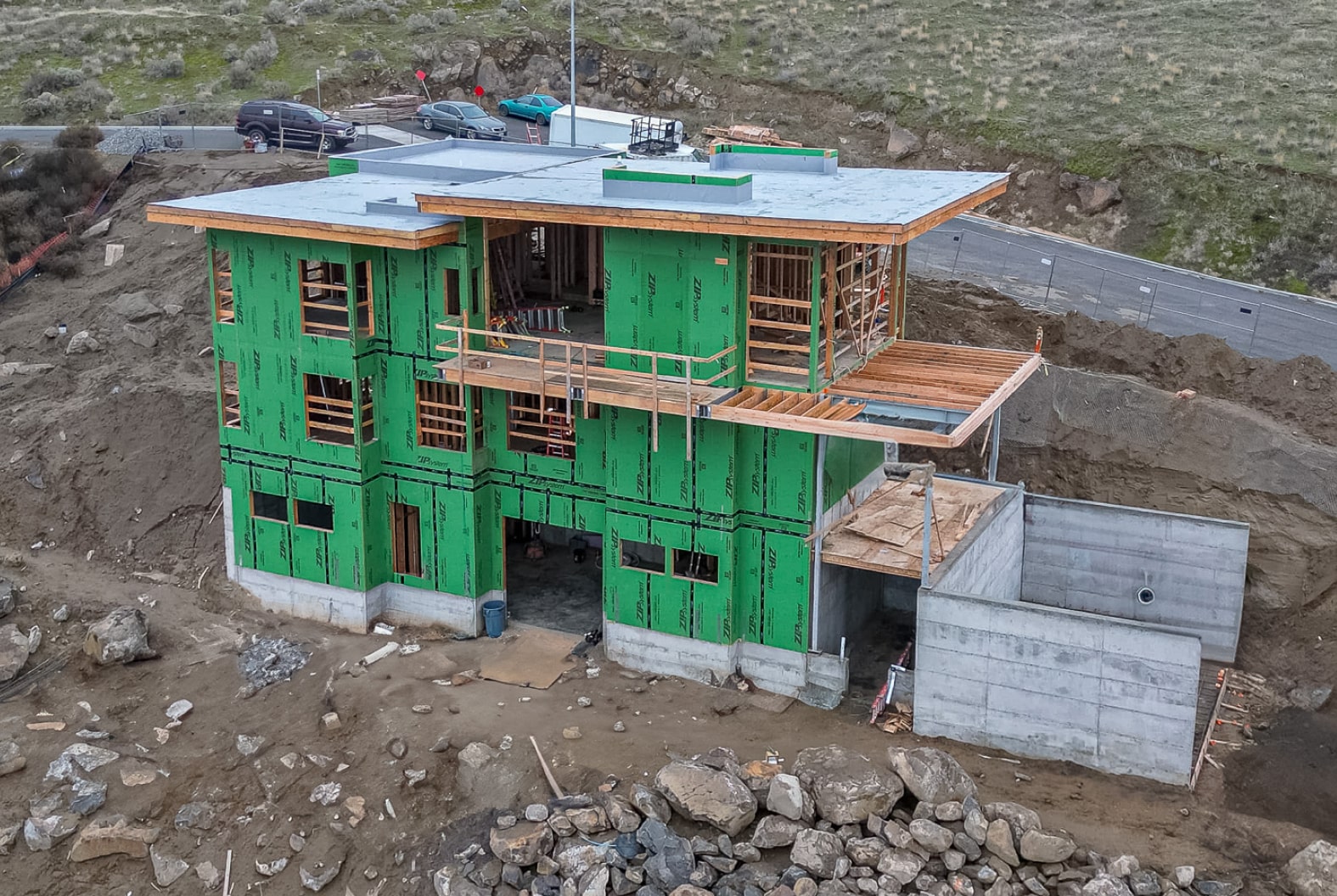 Ferror Residence Framed by Mayor Construction